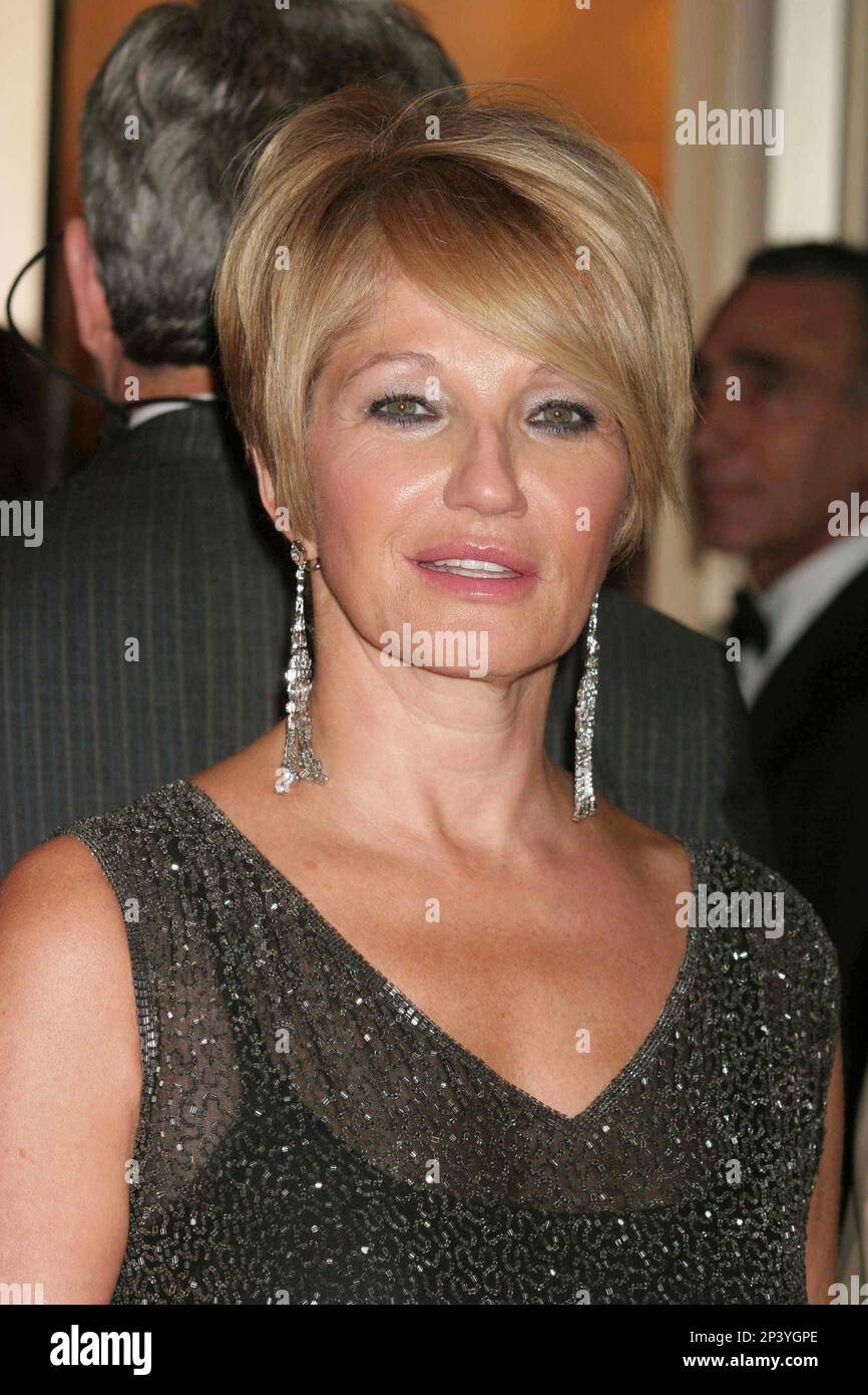 Ellen Barkin Haircut