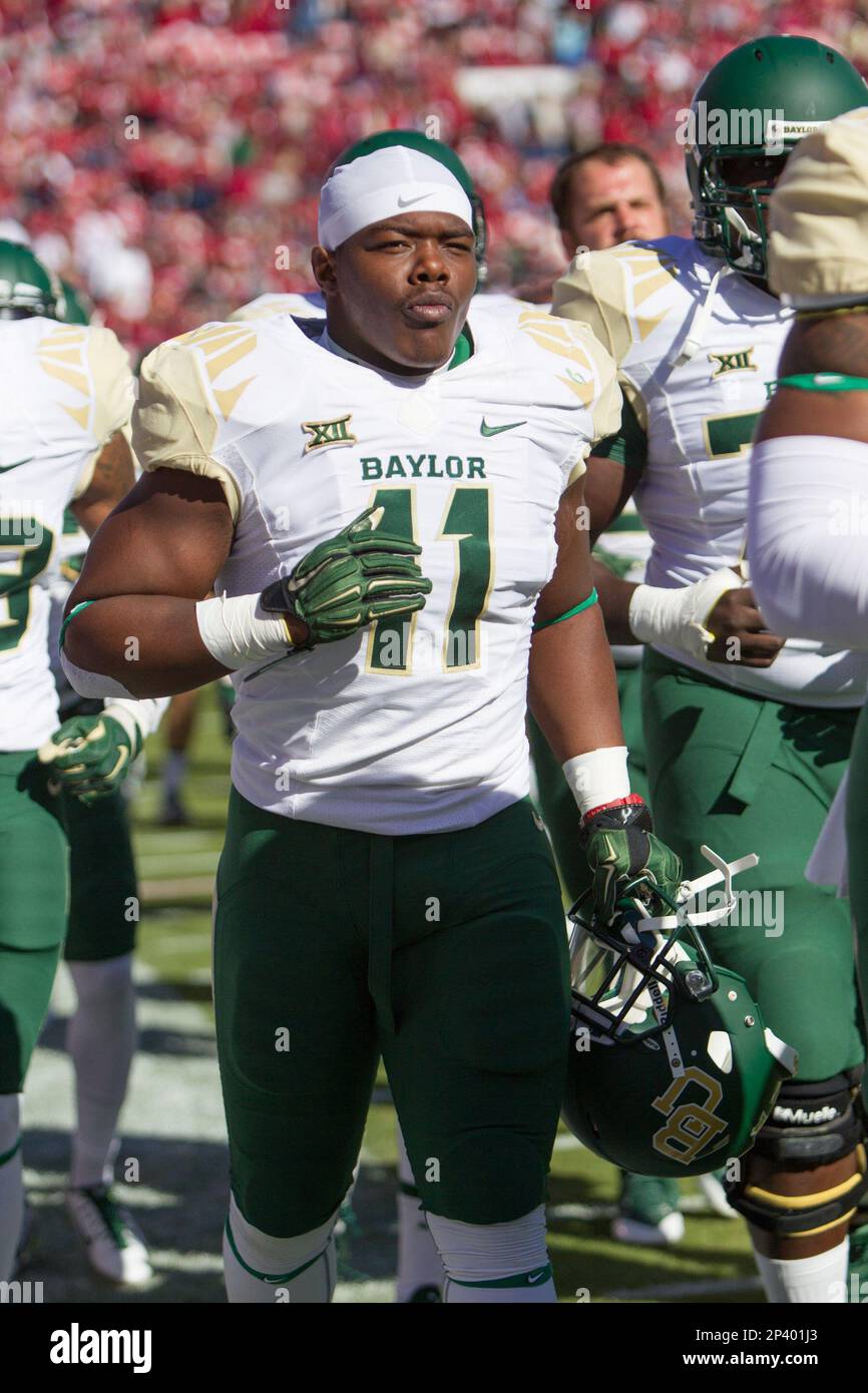 November 8, 2014: Baylor Bears linebacker Taylor Young (11) during the ...