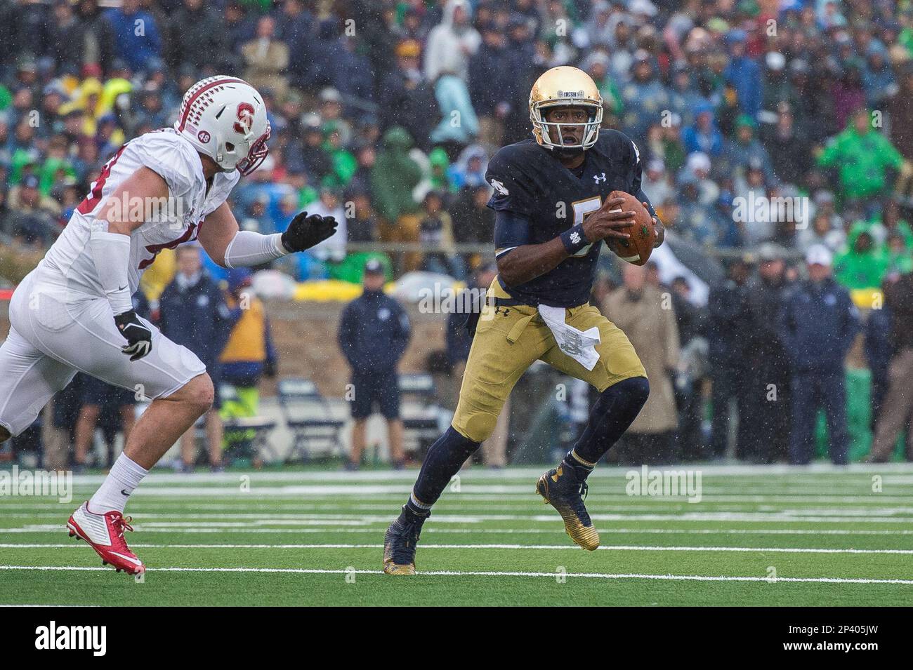 October 4, 2014: Notre Dame Fighting Irish quarterback Everett Golson ...
