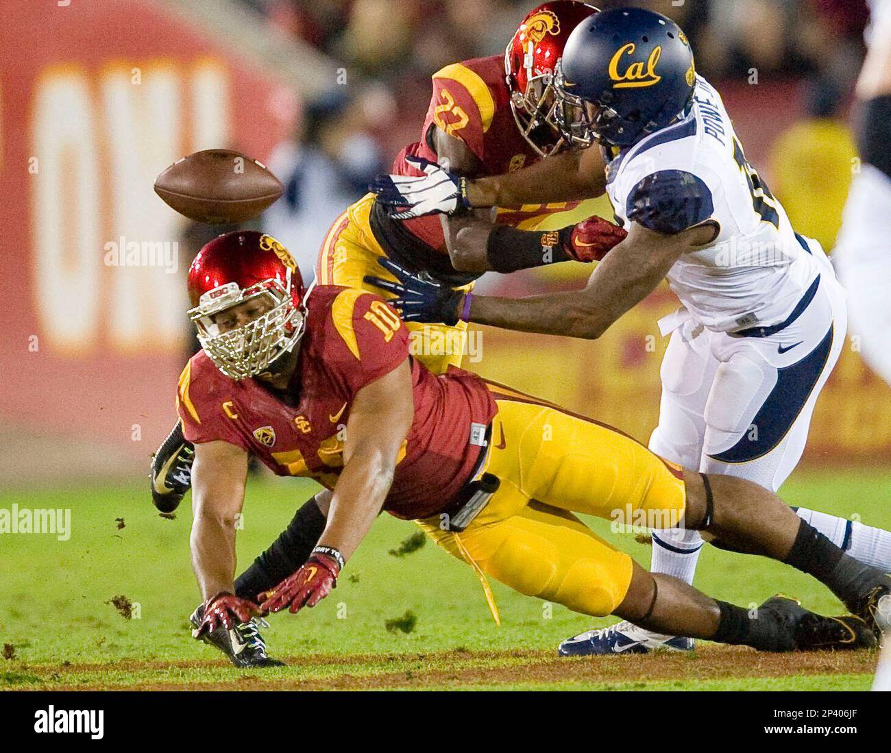 USC linebacker Hayes Pullard, left, and safety Leon McQuay, center ...