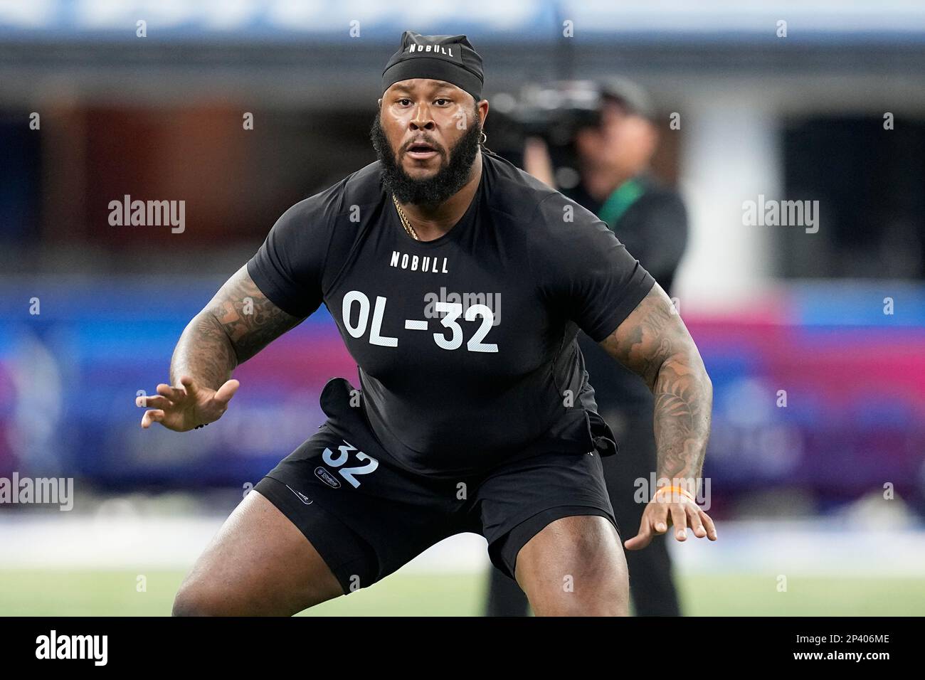 Clemson offensive lineman Jordan McFadden runs a drill at the NFL ...