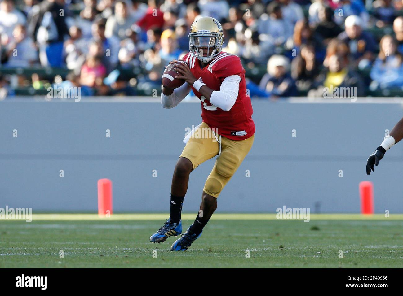 April 26, 2014: UCLA Bruins quarterback Asiantii Woulard (2) during the ...