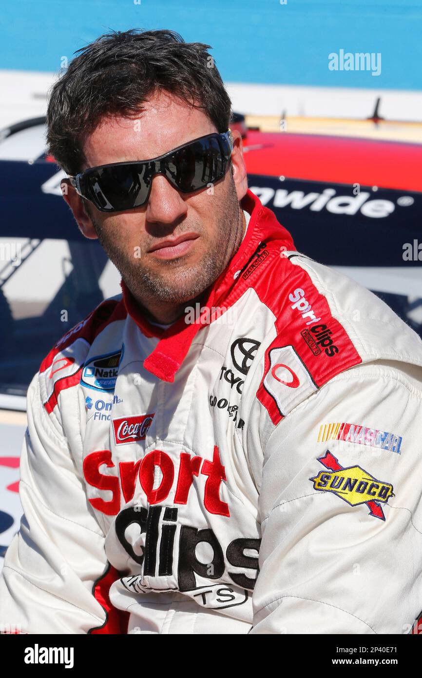 Elliott Sadler, Sport Clips Toyota Camry during qualifying for the ...