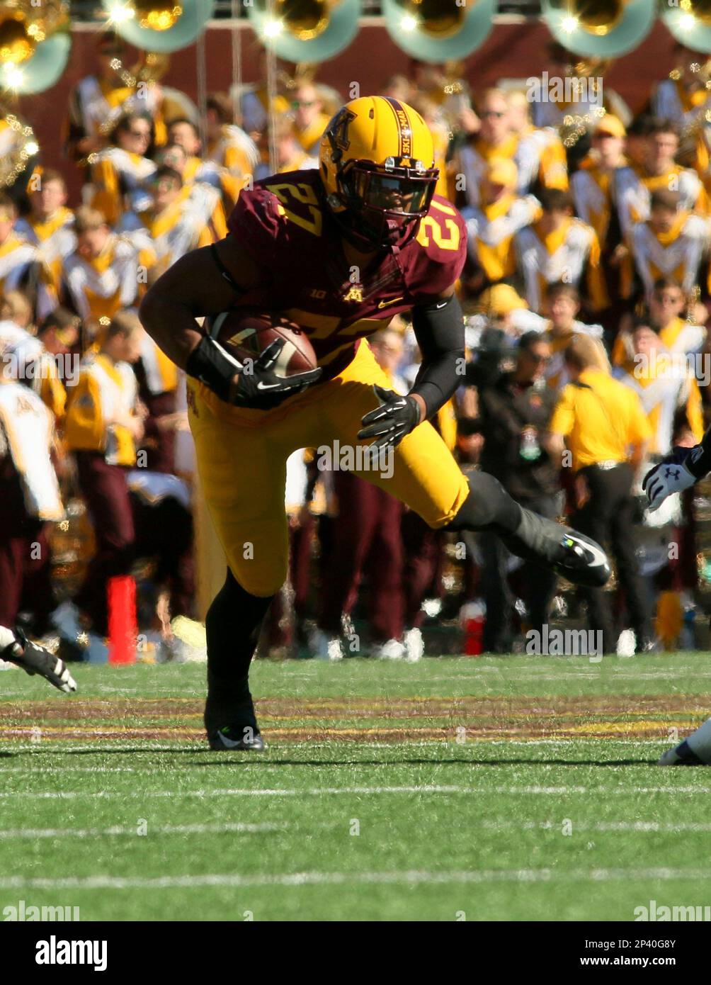 October 11, 2014: Minnesota Gopher running back David Cobb (27) runs ...