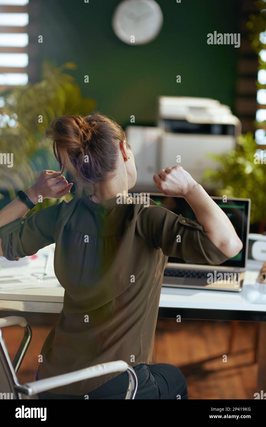 Back ache office hi-res stock photography and images - Alamy