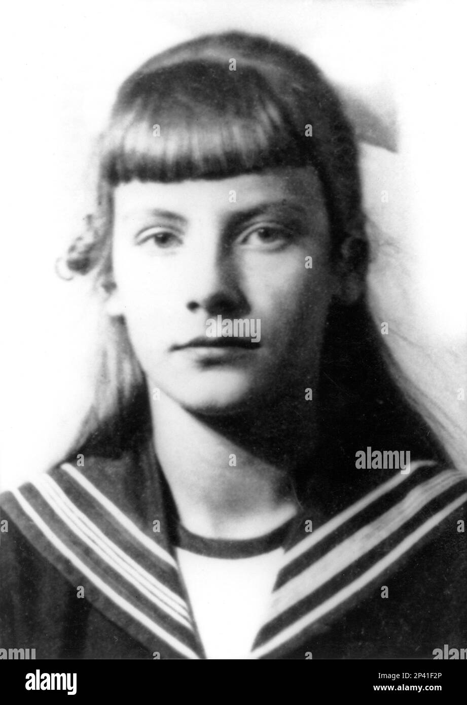 1918 ca , Stokholm , Sweden : The future movie actress GRETA GARBO ...