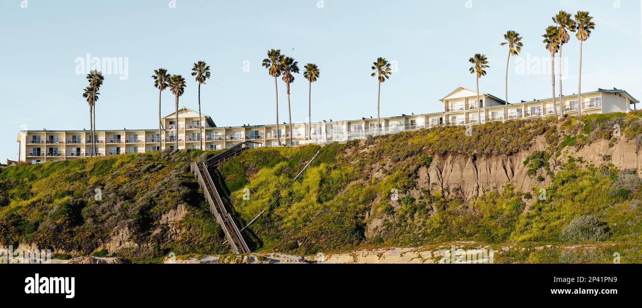 Pismo Beach cliffs, and hotel just steps from the cliff, above the ...
