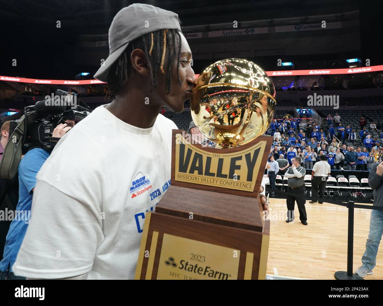 St. Louis, United States. 05th Mar, 2023. Drake Bulldogs Issa Samake ...
