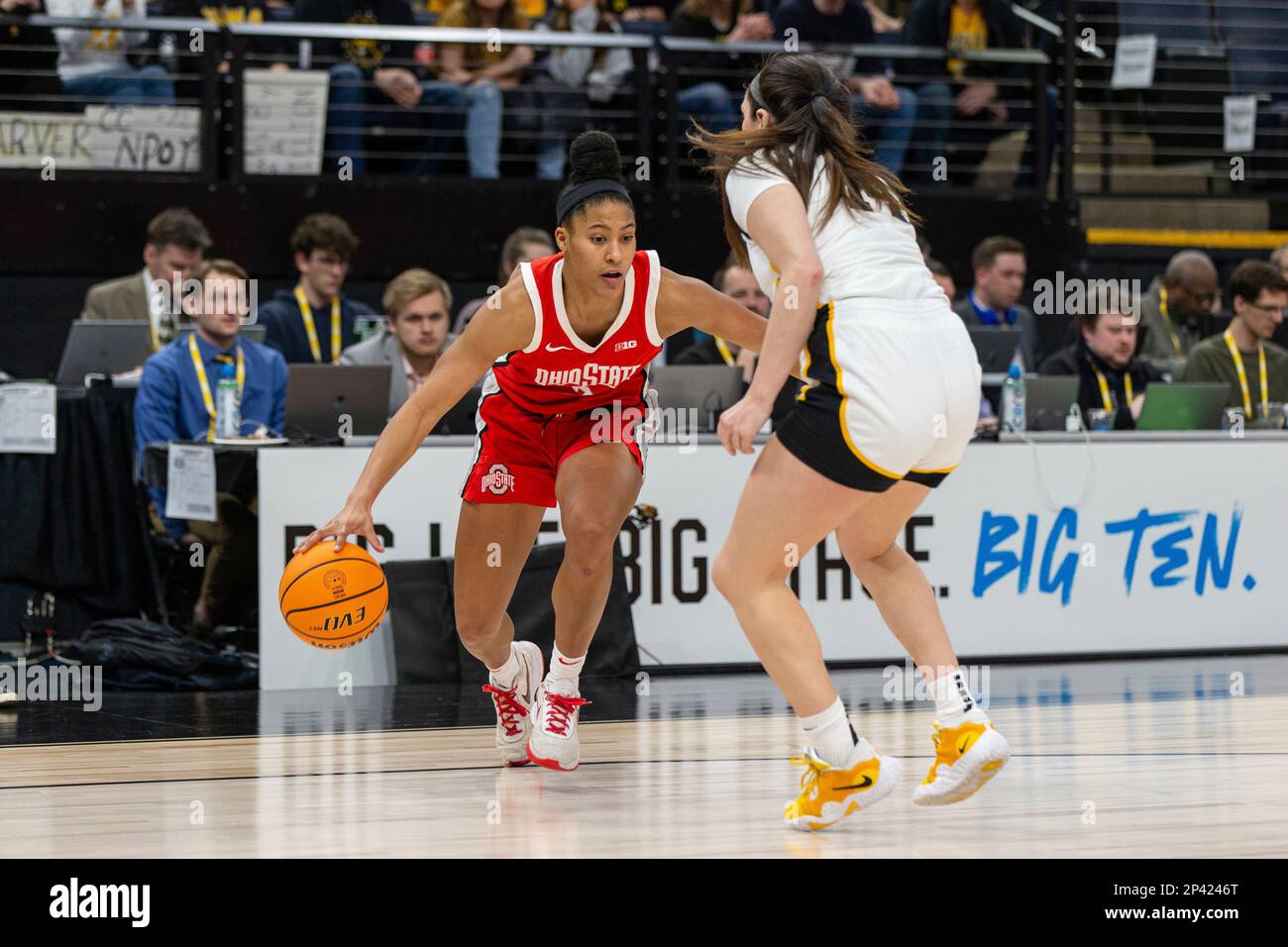 MINNEAPOLIS, MN - MARCH 05: Ohio State Buckeyes forward Taylor Thierry ...