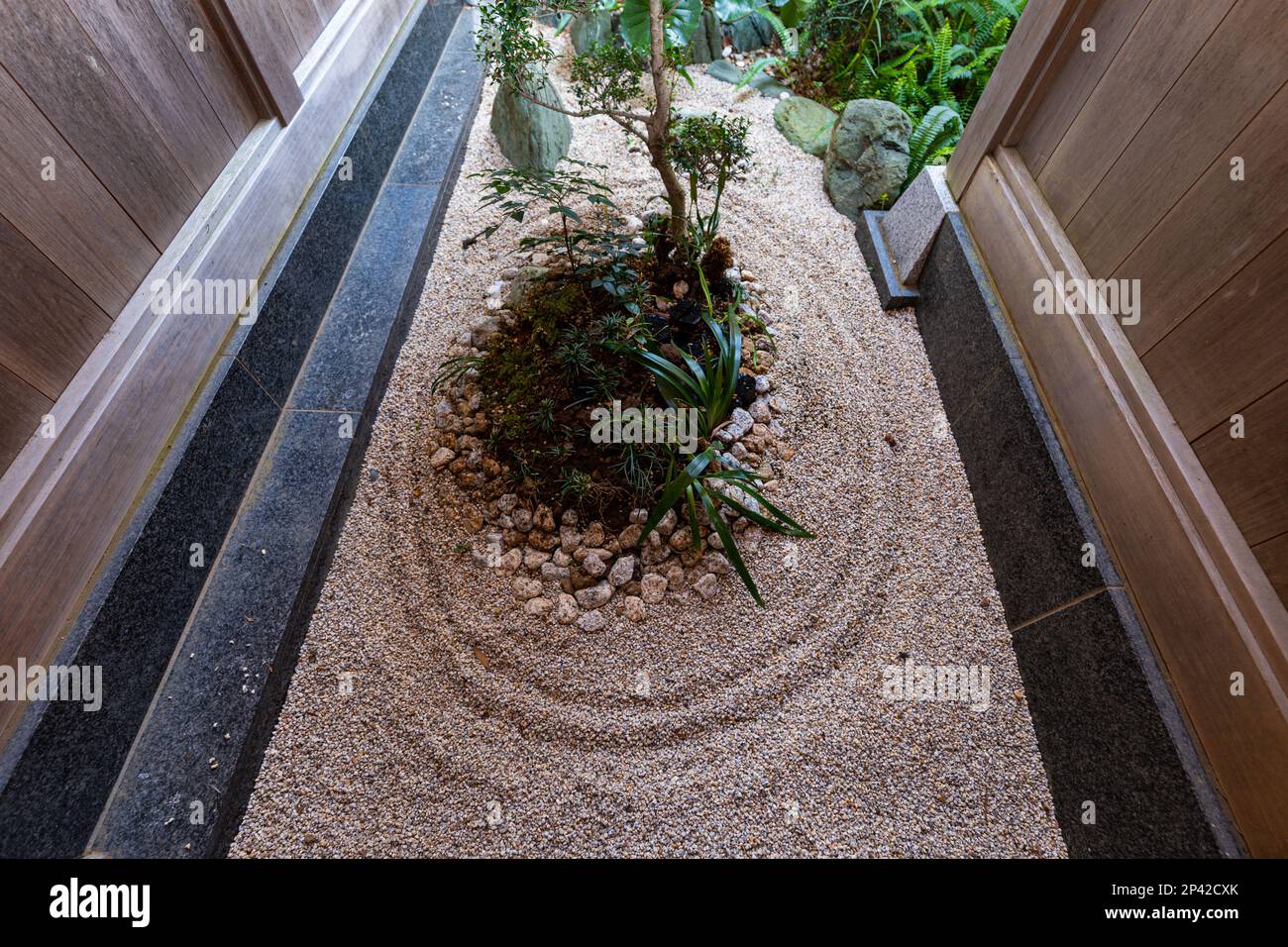 Tsuboniwaexterior space hi-res stock photography and images - Alamy