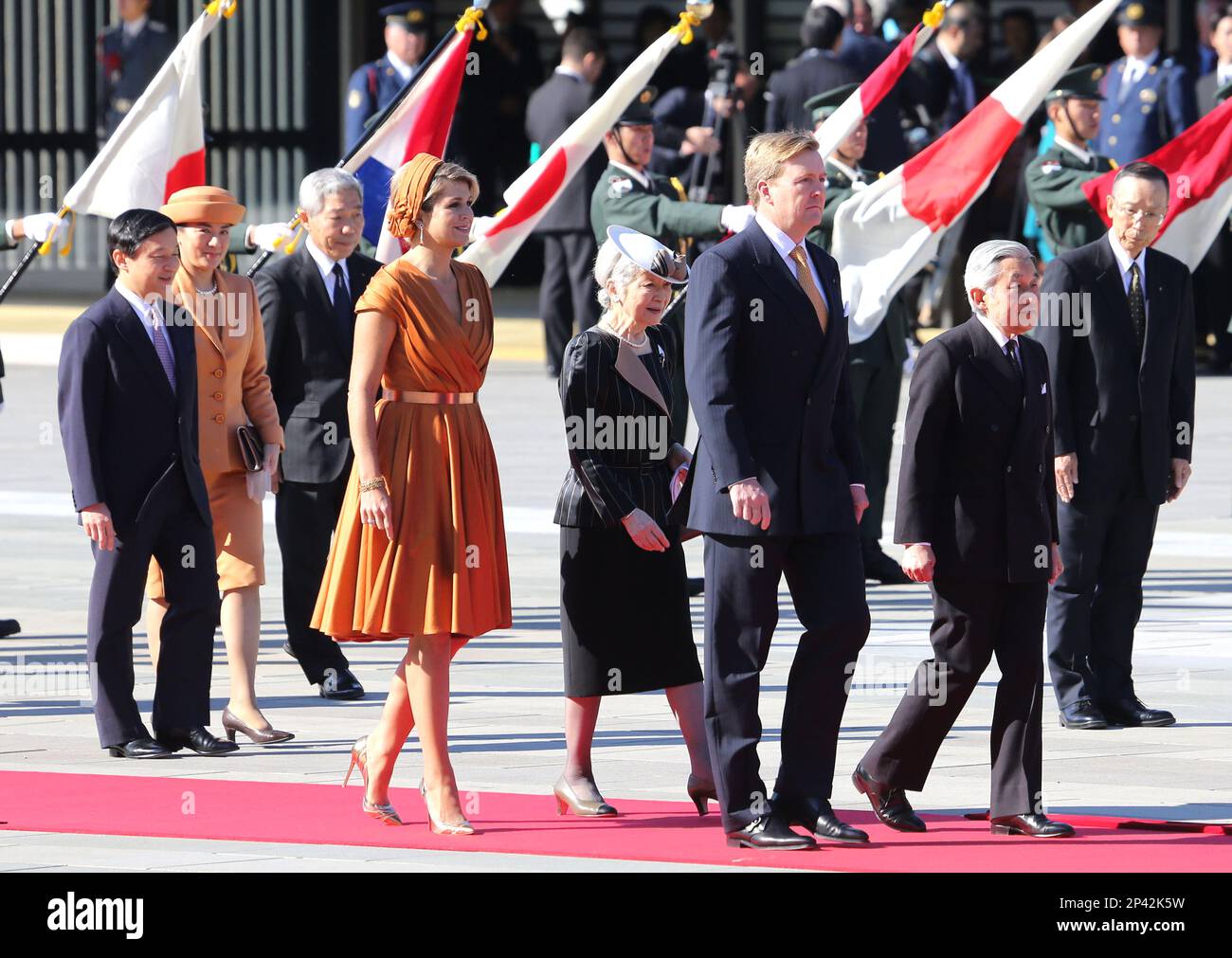 King Willem-Alexander (front, 2nd from R) and Queen Maxima ( front, 4th ...