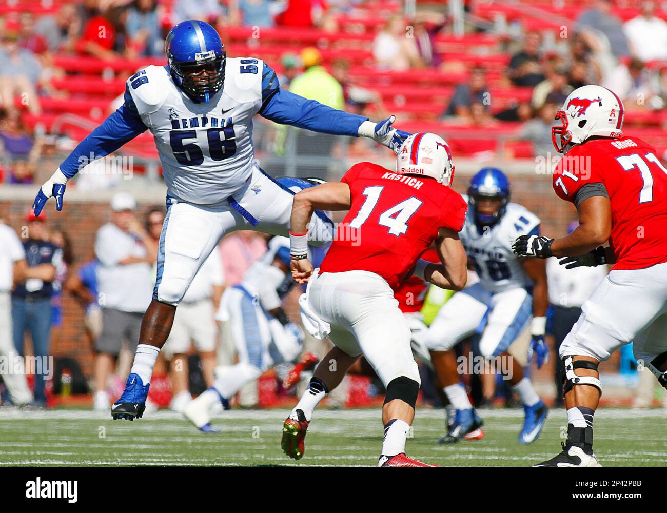 25 OCTOBER 2014: Memphis Tigers defensive lineman Terry Redden (56 ...
