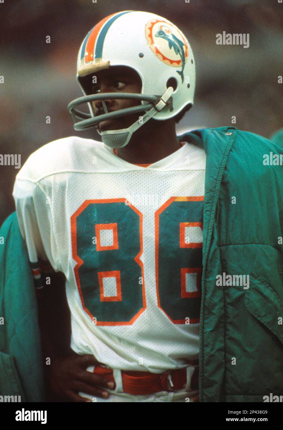 Circa 1972: Marlin Briscoe of the undefeated 17-0 1972 Miami Dolphins ...