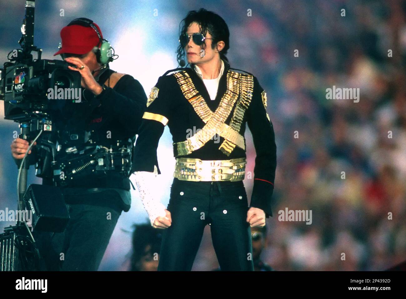 31 January 1993: Pop Singer Michael Jackson performs during the the ...