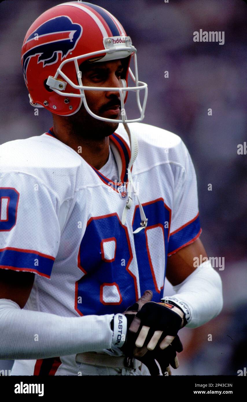 Wide receiver James Lofton #80 of the Buffalo Bills watches from the ...