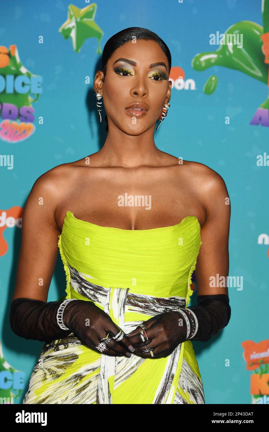 LOS ANGELES, CALIFORNIA - MARCH 04: Zeta Morrison attends Nickelodeon's ...