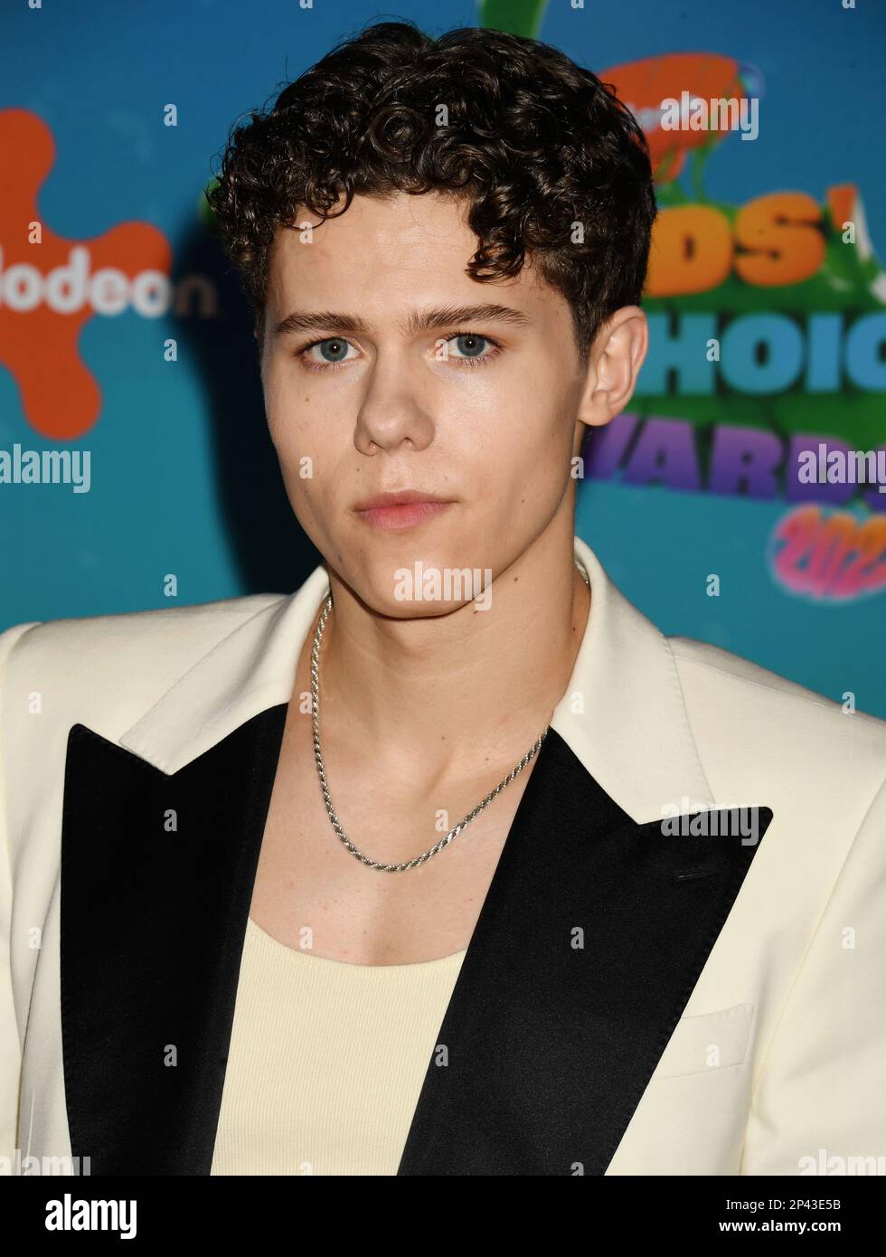LOS ANGELES, CALIFORNIA - MARCH 04: Case Walker attends Nickelodeon's 2023 Kids' Choice Awards ...
