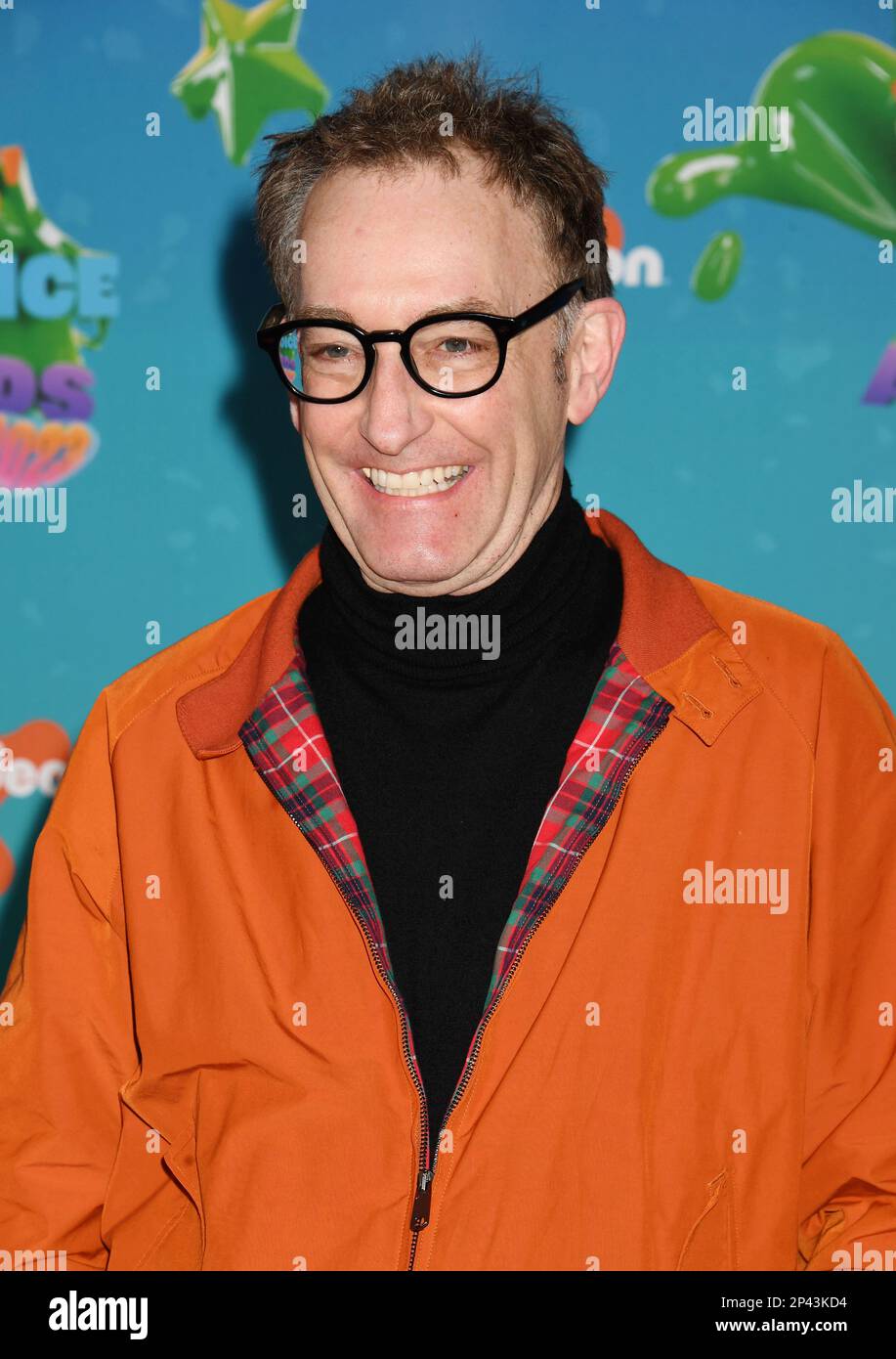 LOS ANGELES, CALIFORNIA - MARCH 04: Tom Kenny attends Nickelodeon's 2023 Kids' Choice Awards at ...
