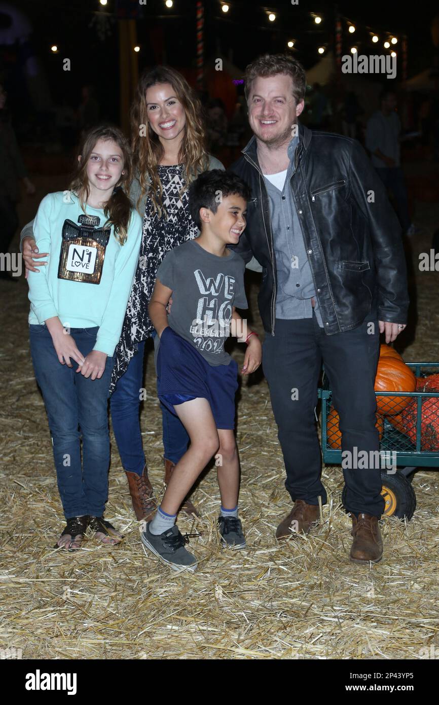 Photo by: JMA/STAR MAX/IPx10/17/14Skyler Stone and Nicole Stone at The ...