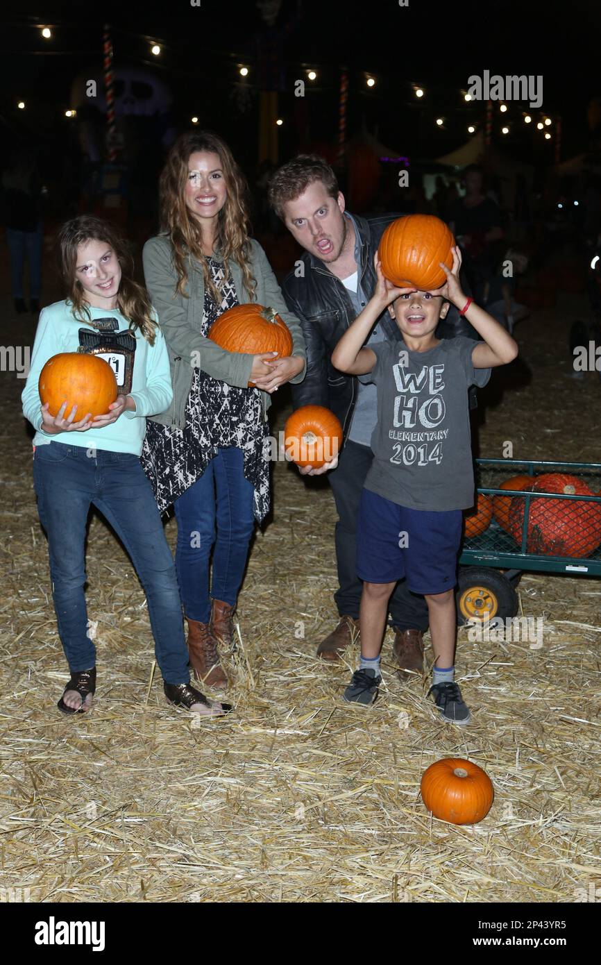 Photo by: JMA/STAR MAX/IPx10/17/14Skyler Stone and Nicole Stone at The ...