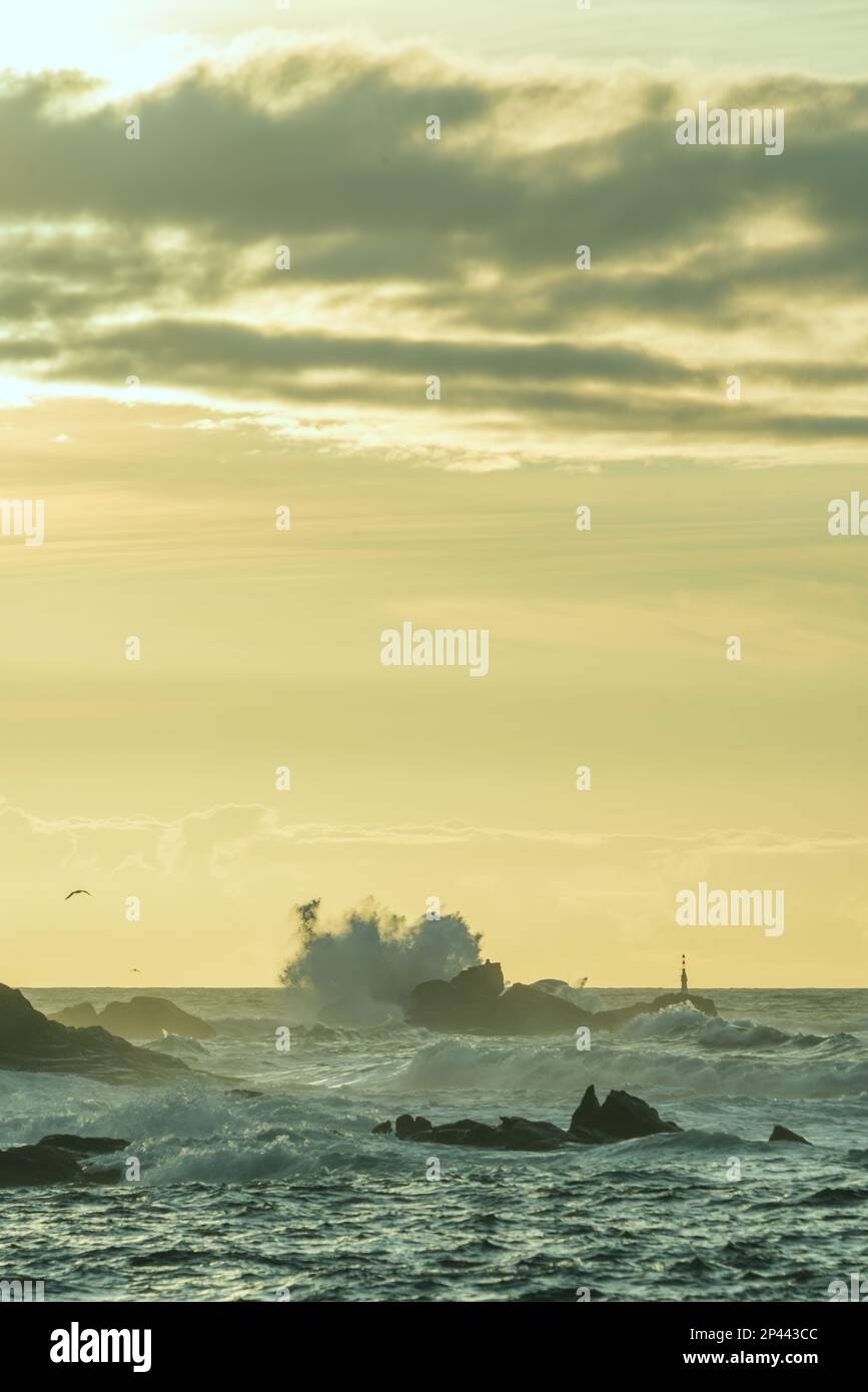Wave hitting boat hi-res stock photography and images - Alamy