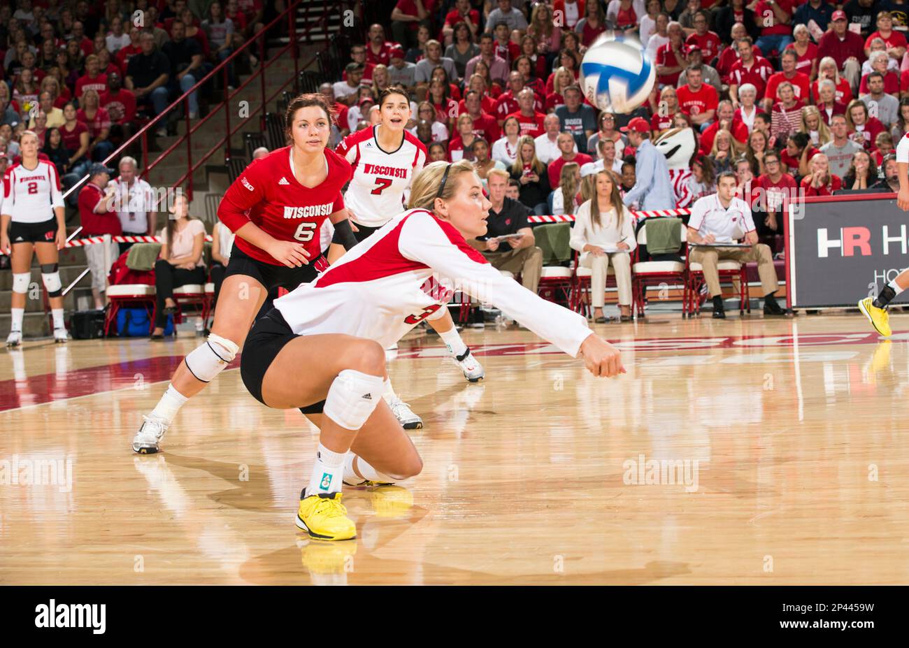 Wisconsin Badgers Courtney Thomas (3) hits the ball during an NCAA Big ...