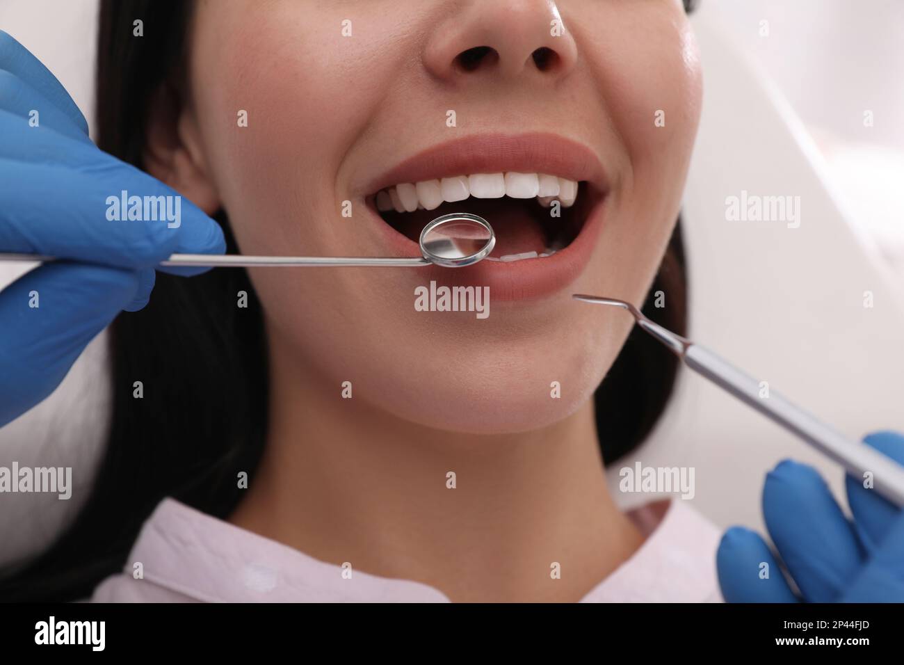 Dentist examining teeth view hi-res stock photography and images - Alamy