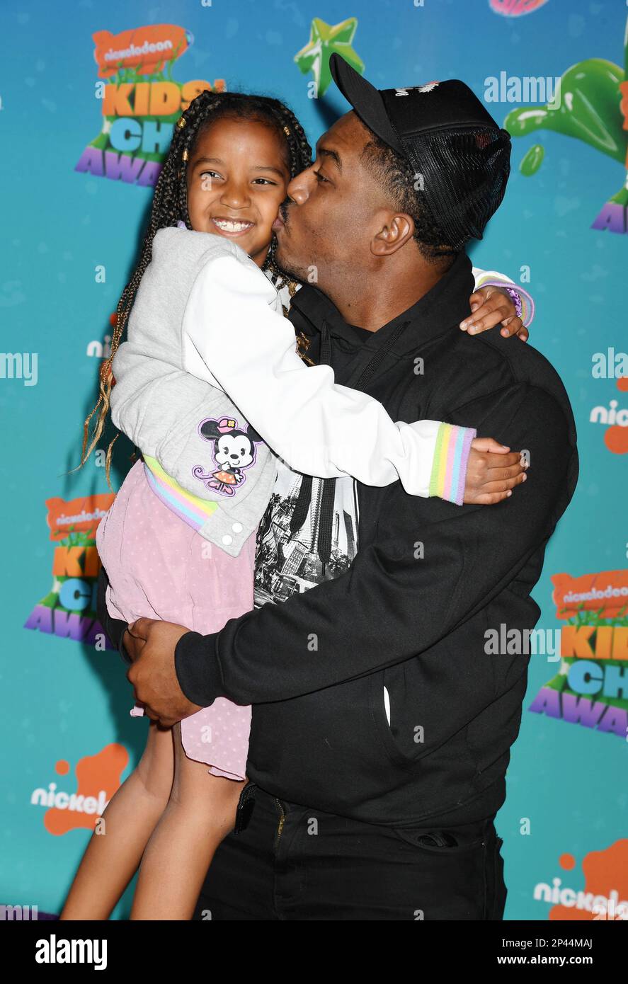 LOS ANGELES, CALIFORNIA - MARCH 04: Christopher Massey (R) and daughter ...