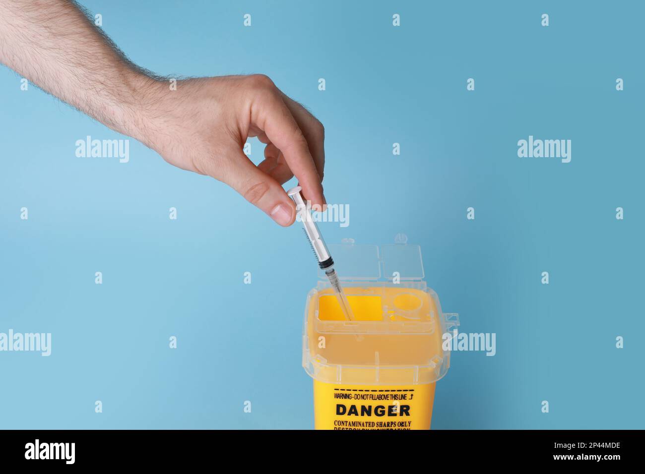 Used sharps container hi-res stock photography and images - Alamy