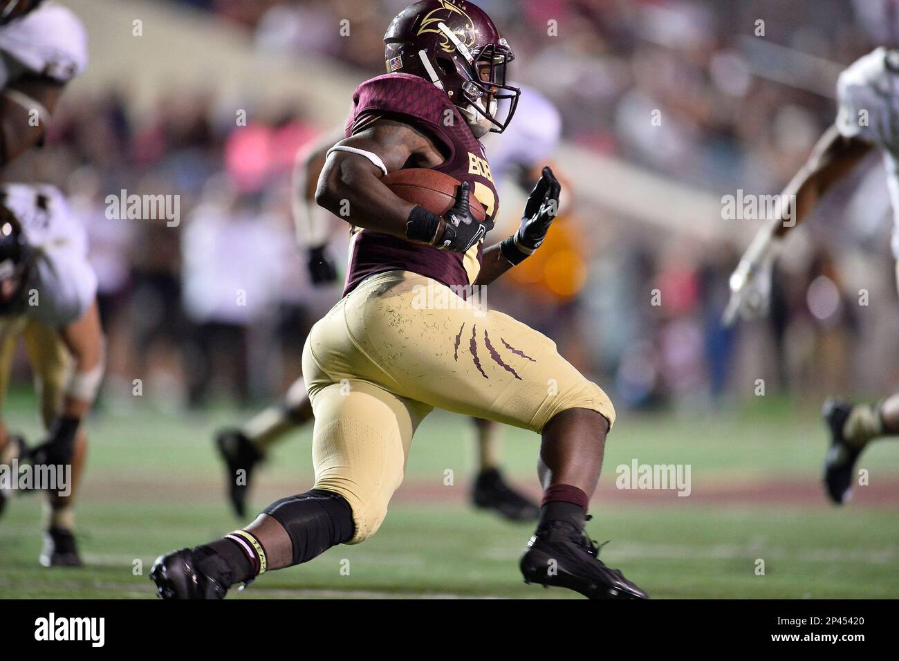 Texas State running back Terrence Franks (20) rushes with the ball ...