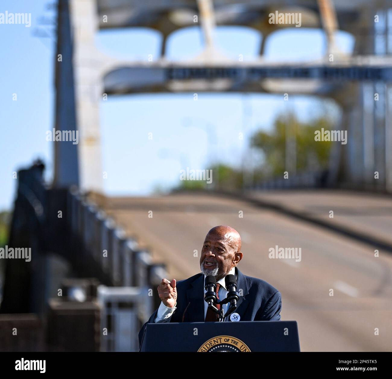 Selma civil rights foot soldier Charles Mauldin introduces President ...