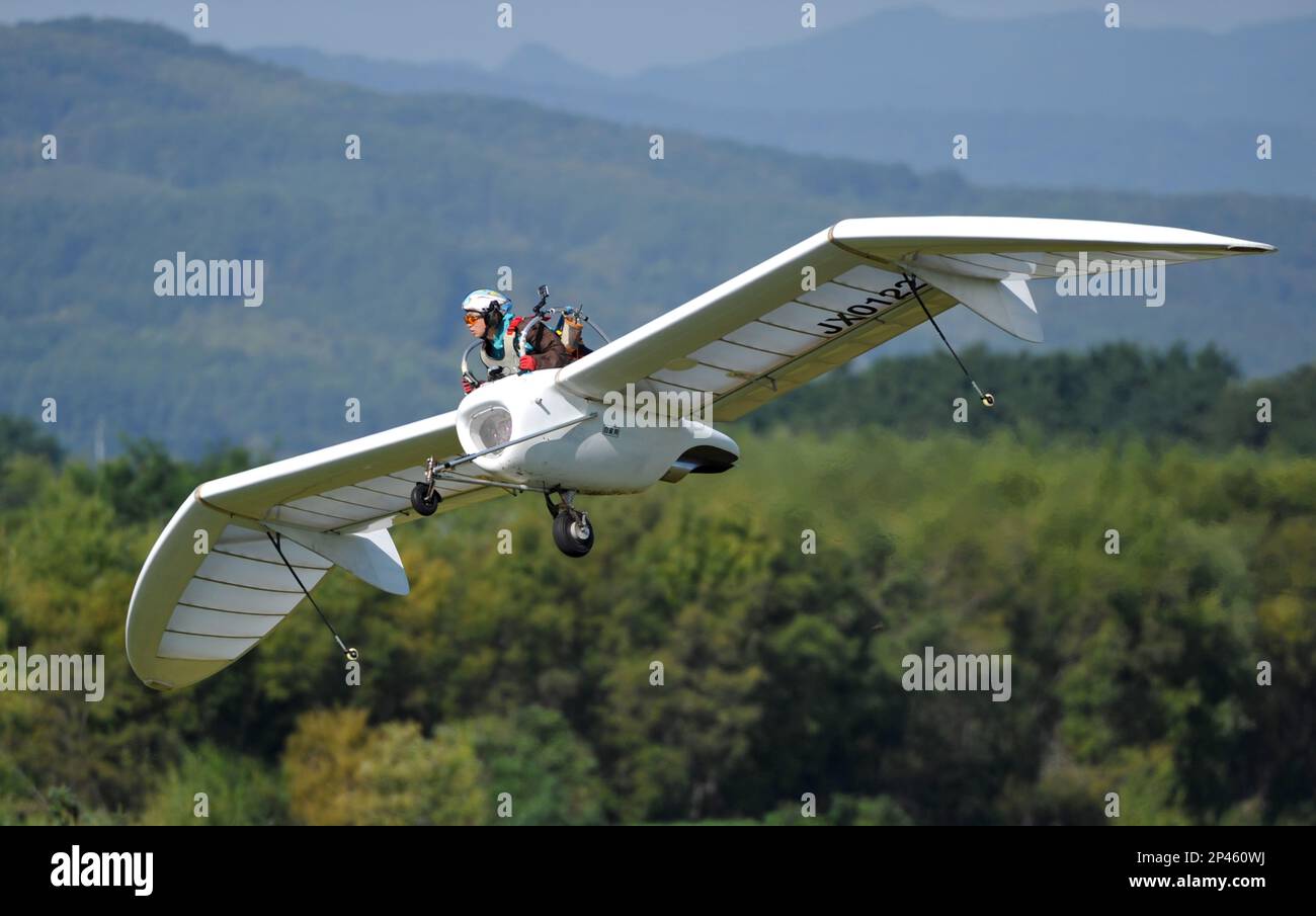 A small aircraft that looks exactly like the jet-powered glider used by ...