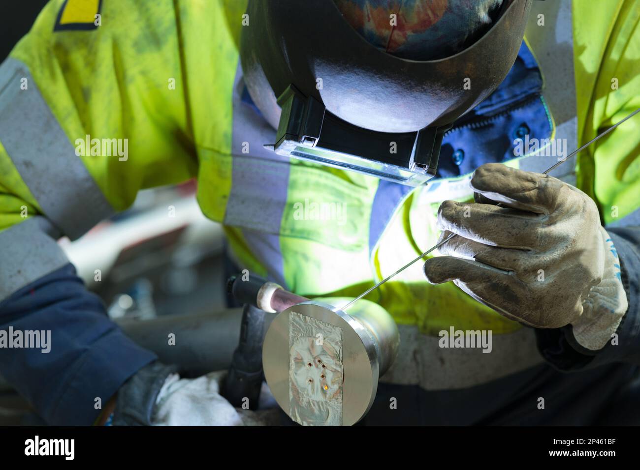 man welder in a welding mask Stock Photo - Alamy