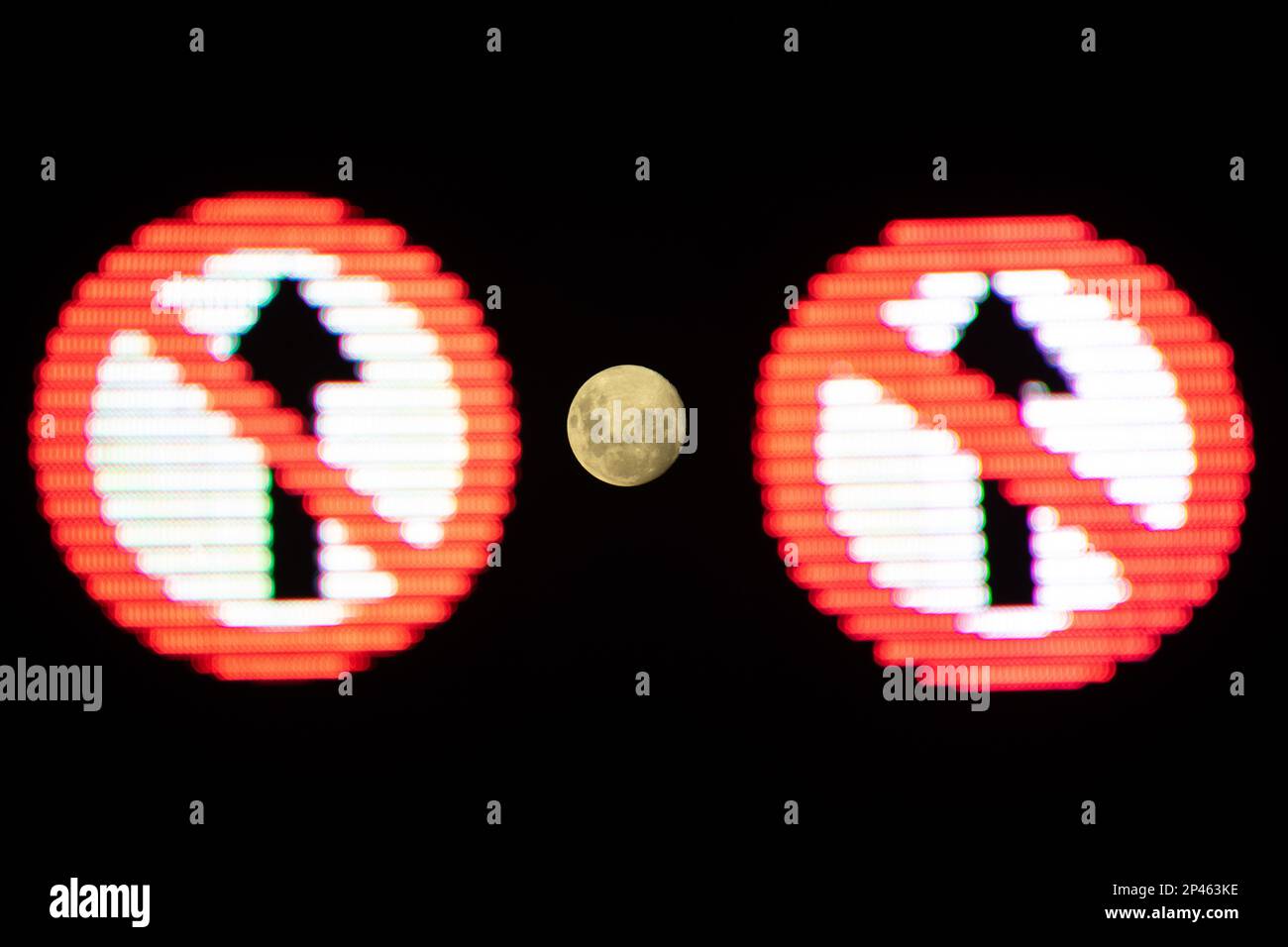 Santiago, Metropolitana, Chile. 5th Mar, 2023. The moon rises between ...