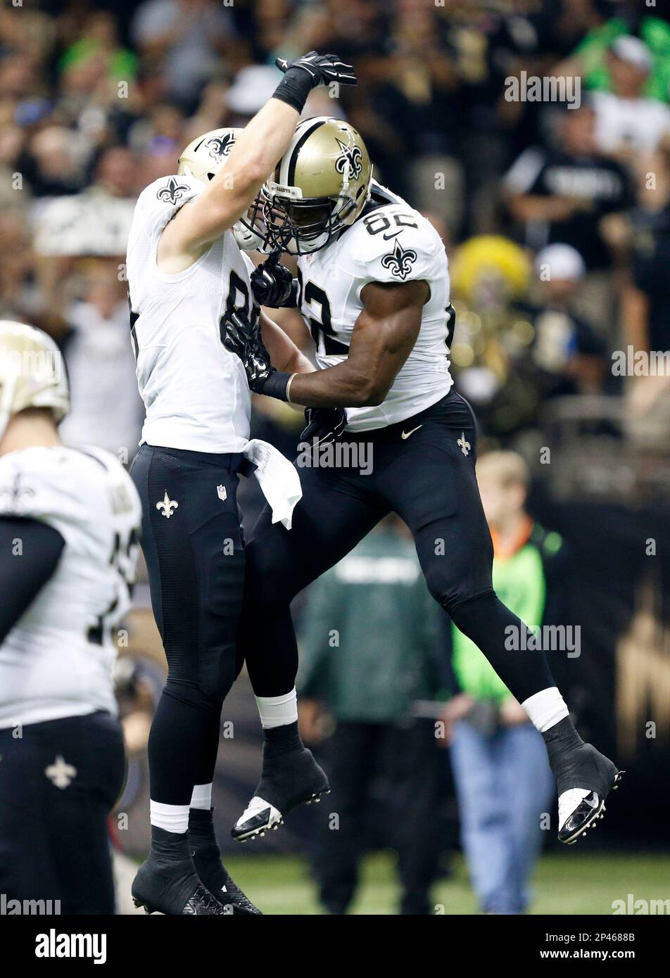 New Orleans Saints tight end Josh Hill, left, celebrates his touchdown ...