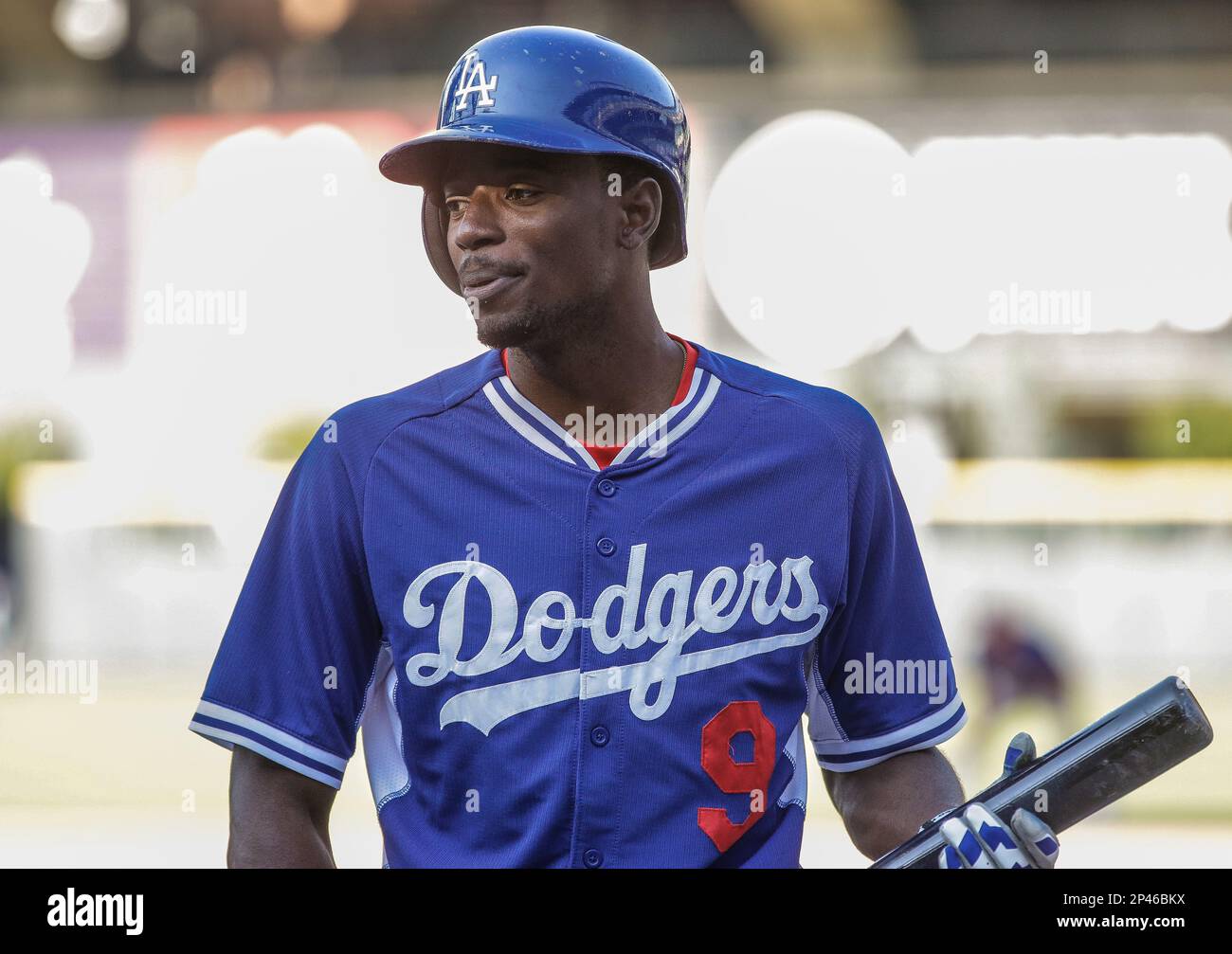 Los Angeles Dodgers second baseman Dee Gordon (9) prepares to bat in a ...