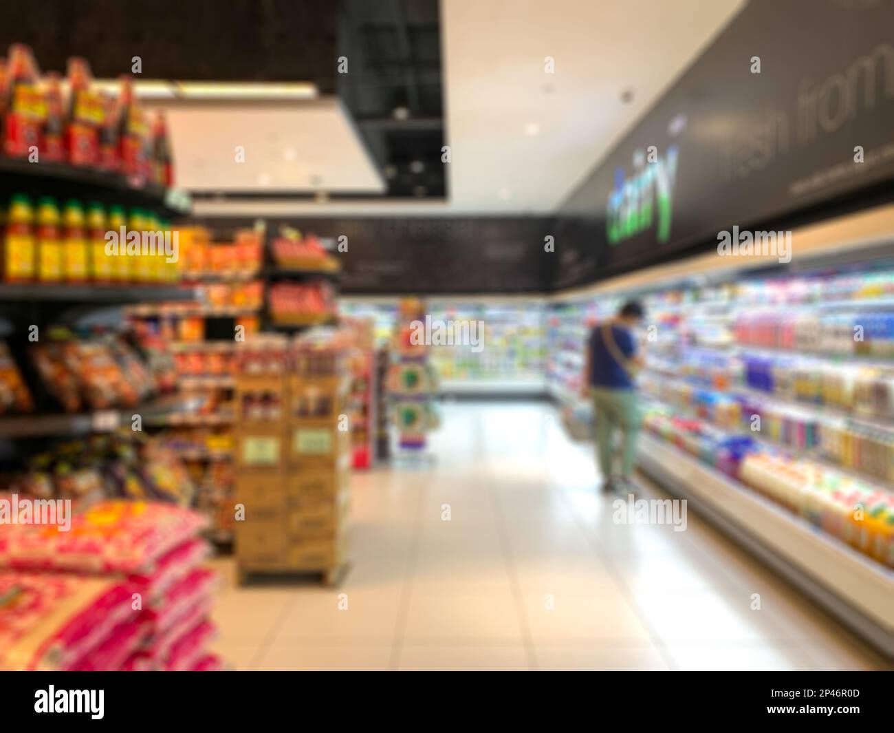 Supermarket blur hi-res stock photography and images - Alamy