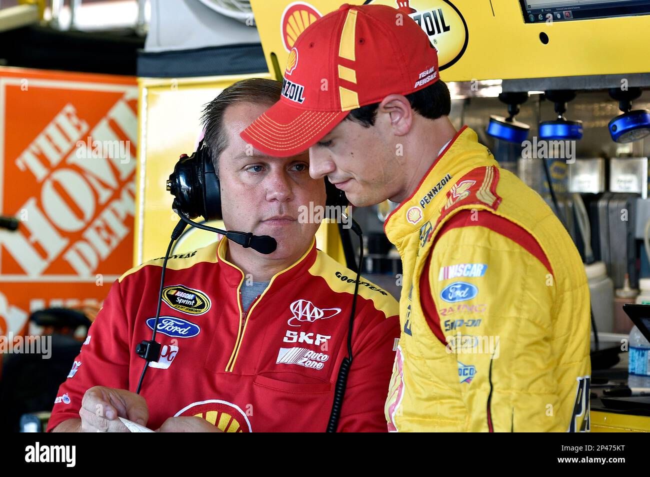 x22 and Todd Gordon during practice for the NASCAR Sprint Cup Series ...