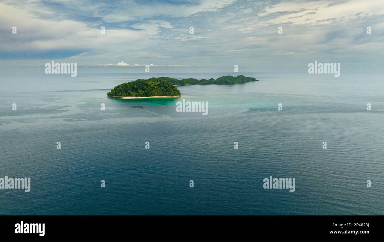 Tropical islands with beach and blue sea. Agutaya and Danjugan islands ...