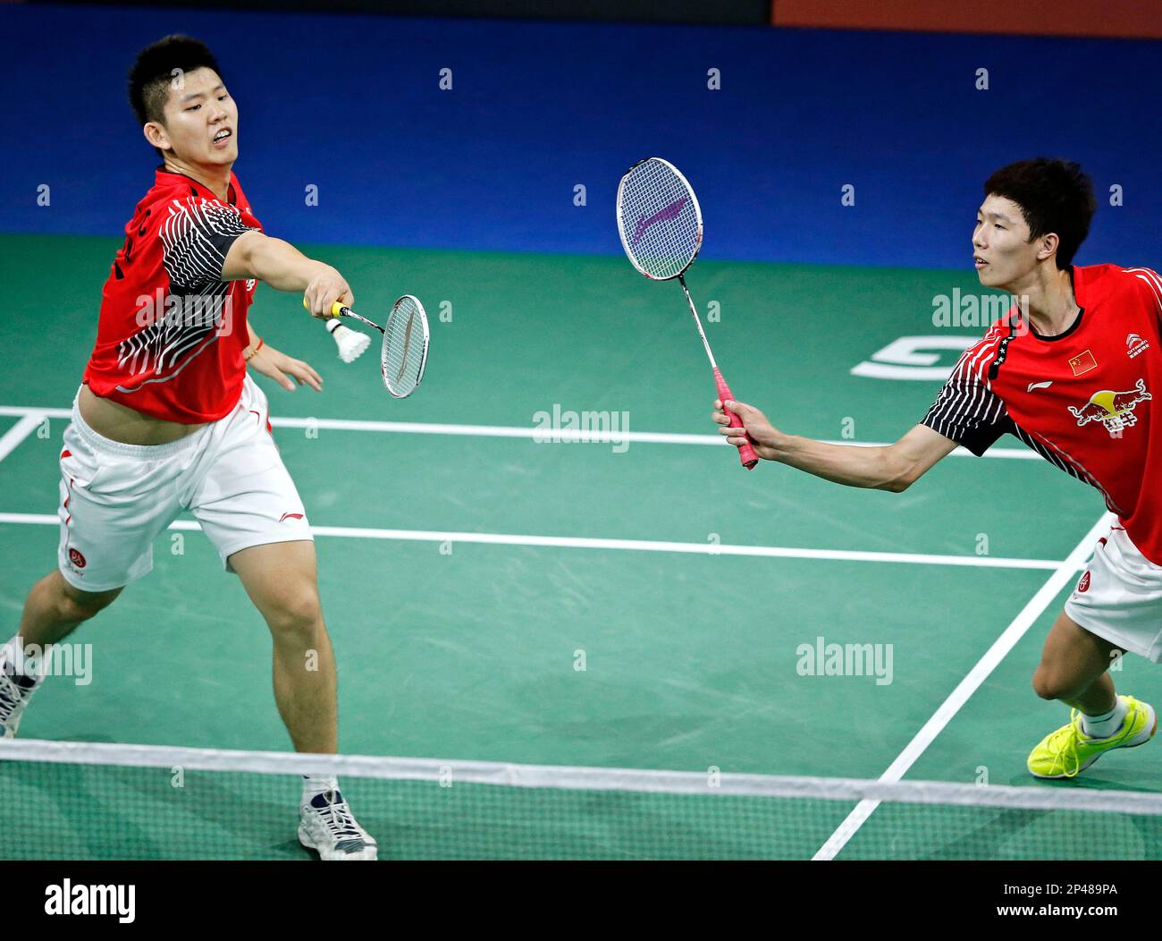 Li Junhui and Liu Yuchen from China during their match against Kien ...