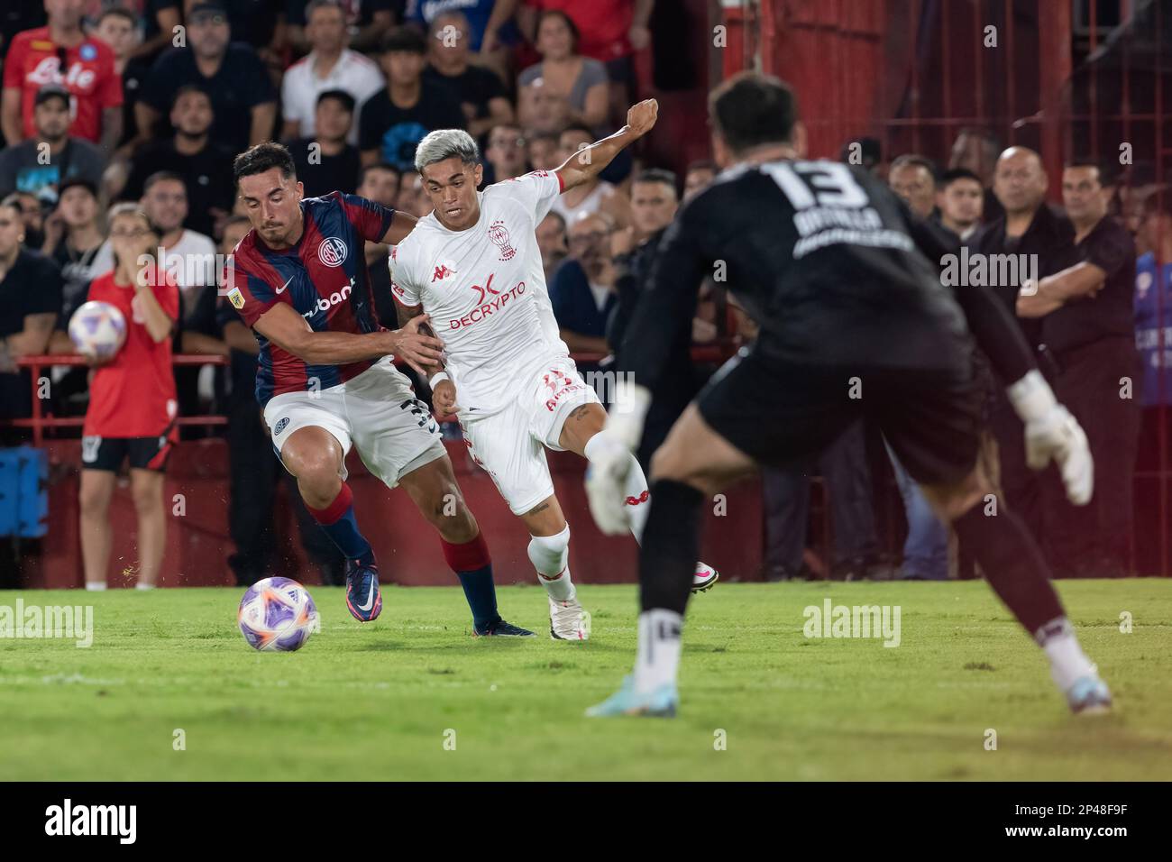 Buenos Aires, Argentina. 05th Mar, 2023. Juan Gauto (C) of Huracan and ...