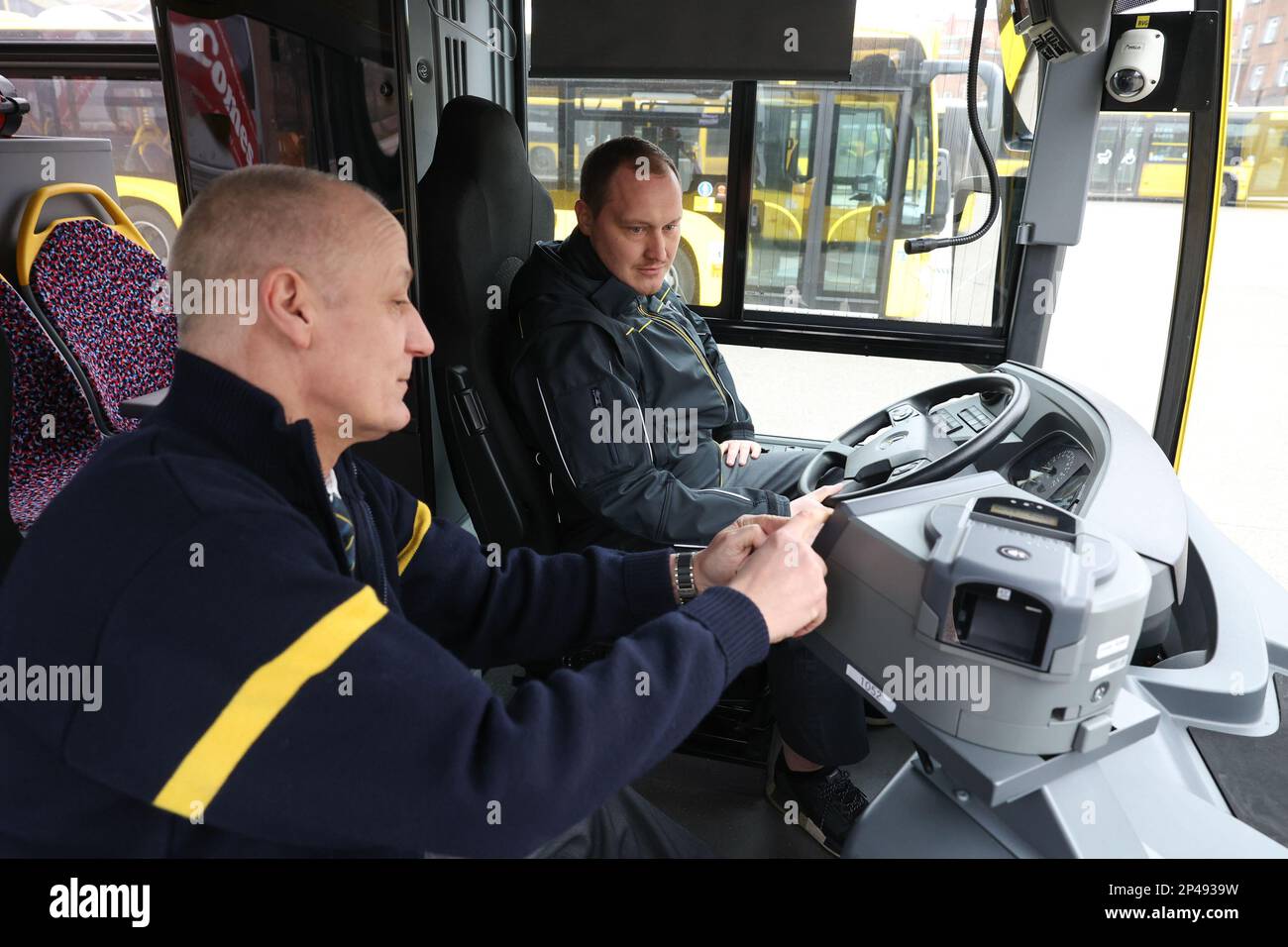 School bus driver shortage hi-res stock photography and images - Alamy