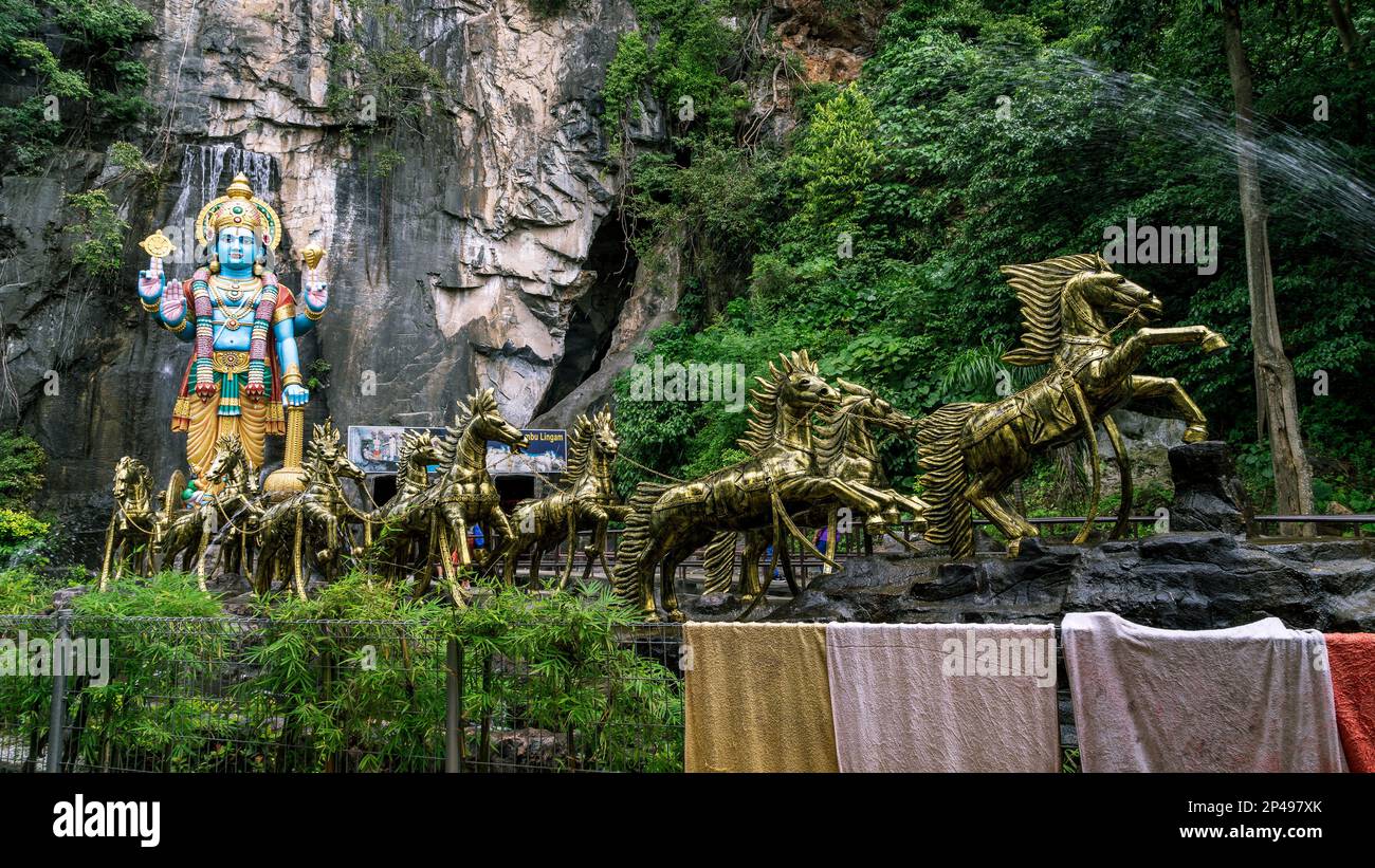 Selangor, Malaysia - Huge deity statues at the Batu Caves Stock Photo ...