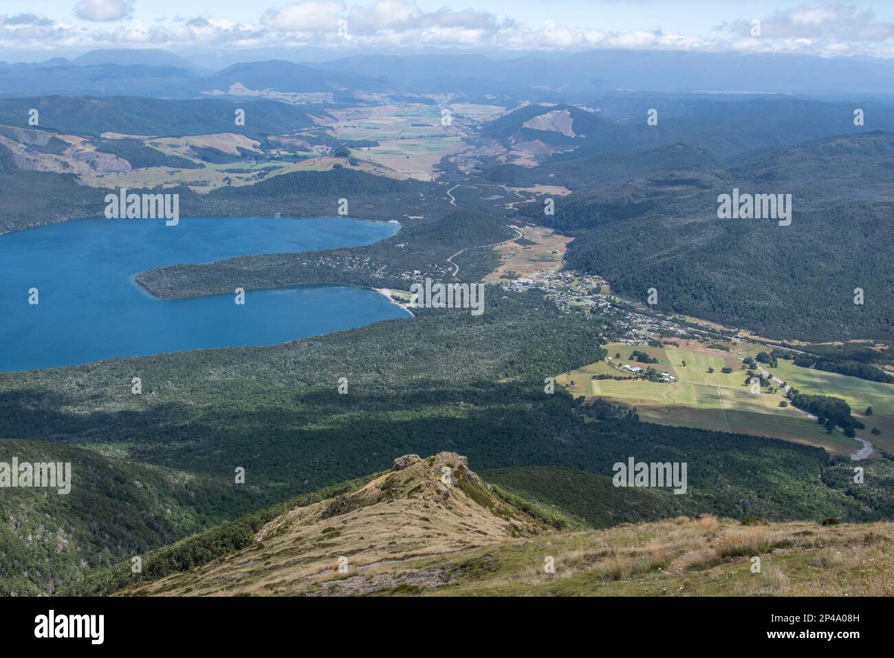 St Arnaud and the peninsula into Lake Rotoiti as seen from the ...