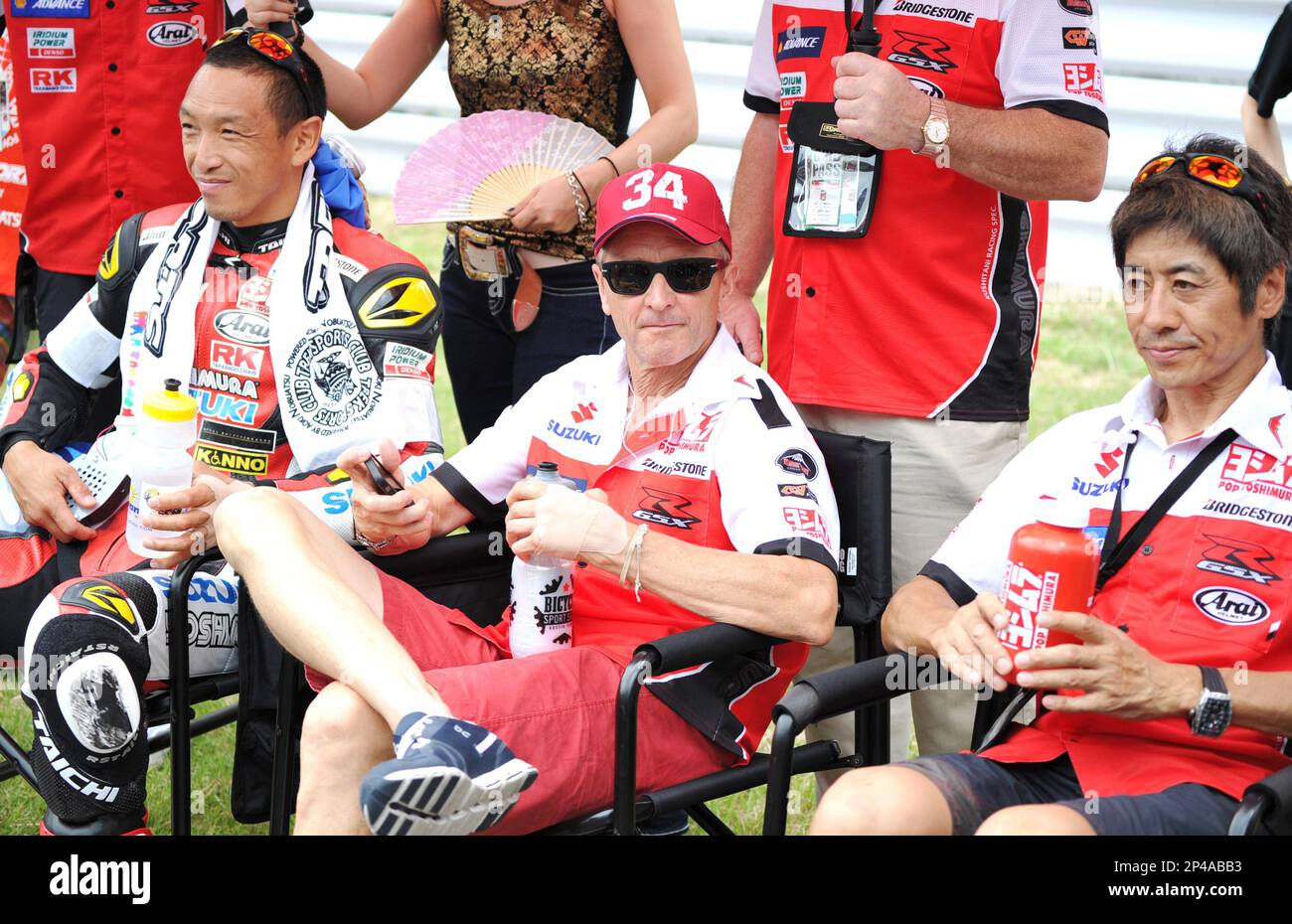 (L-R) Nobuatsu Aoki, Kevin Schwantz and Stoshi Tsujimoto of the Legend ...