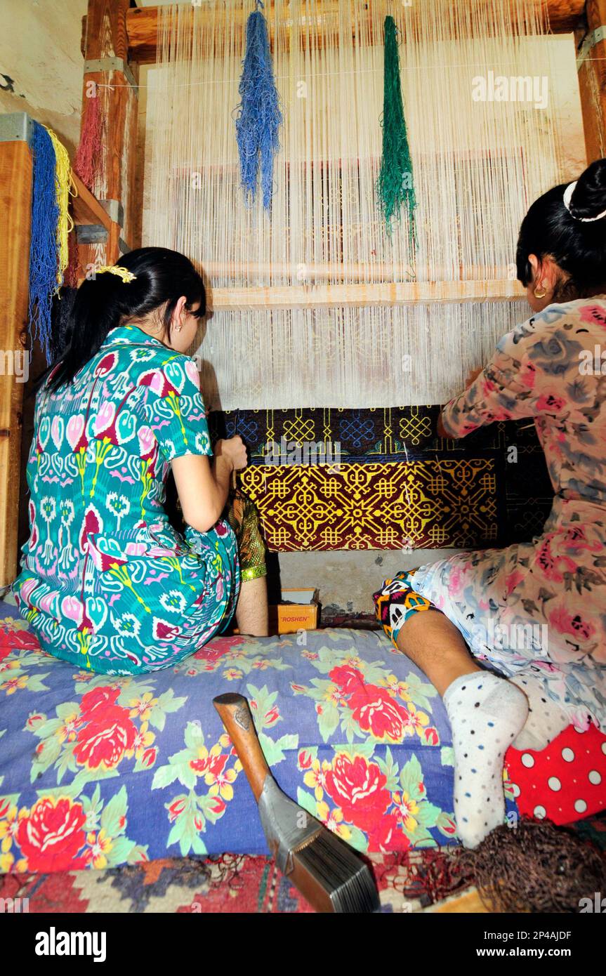 Uzbek crafts hi-res stock photography and images - Alamy