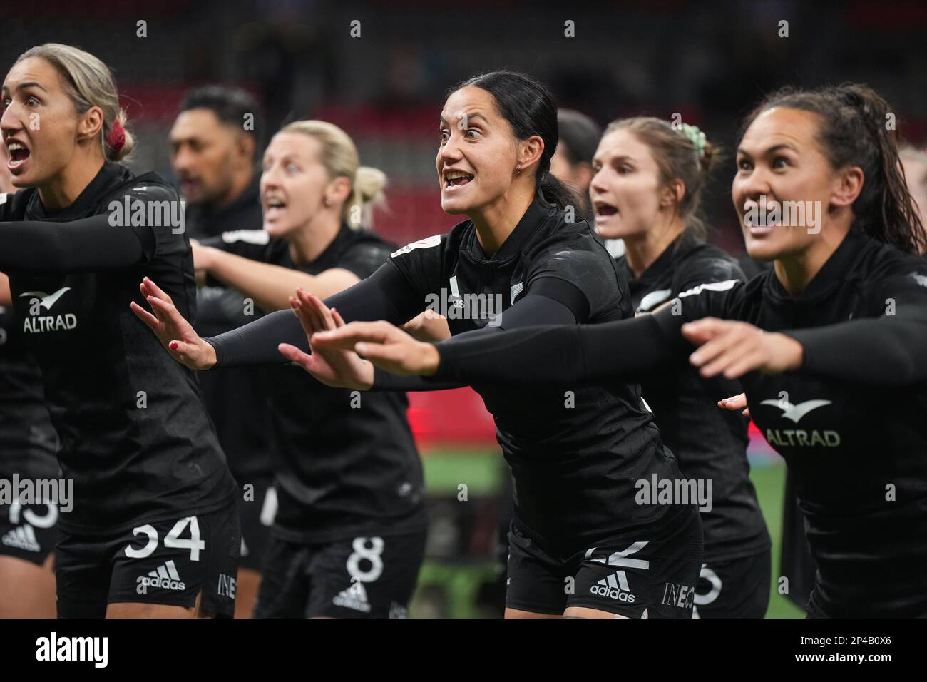New Zealand's Shiray Kaka, centre, performs the Haka with her teammates ...