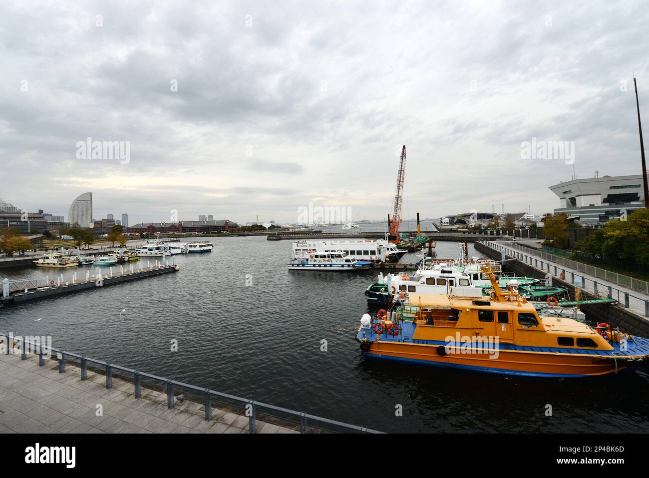 The waterfront promenade between the customs building and Yamashita ...