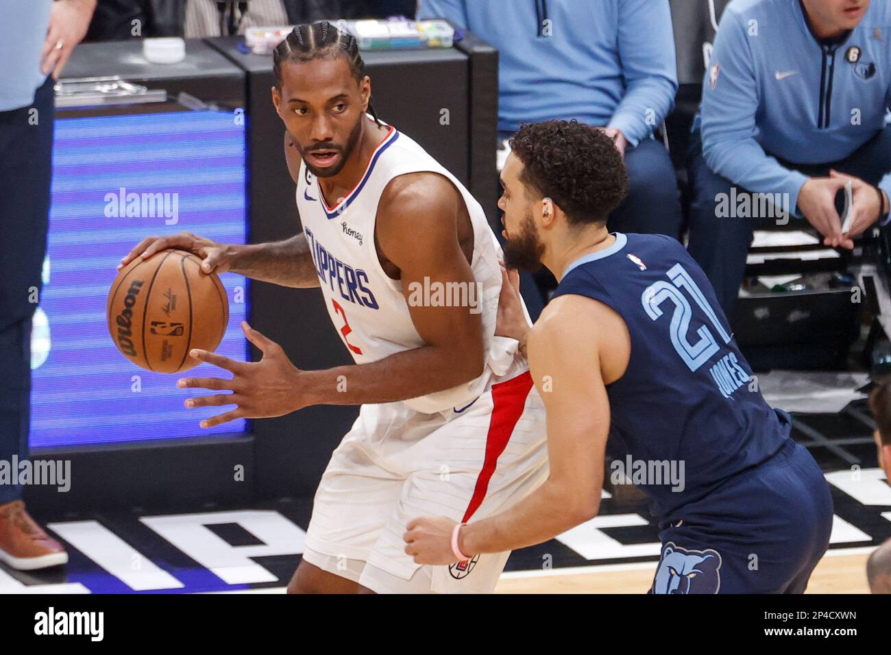 Los Angeles, California, USA. 5th Mar, 2023. Los Angeles Clippers forward Kawhi Leonard (L) is ...