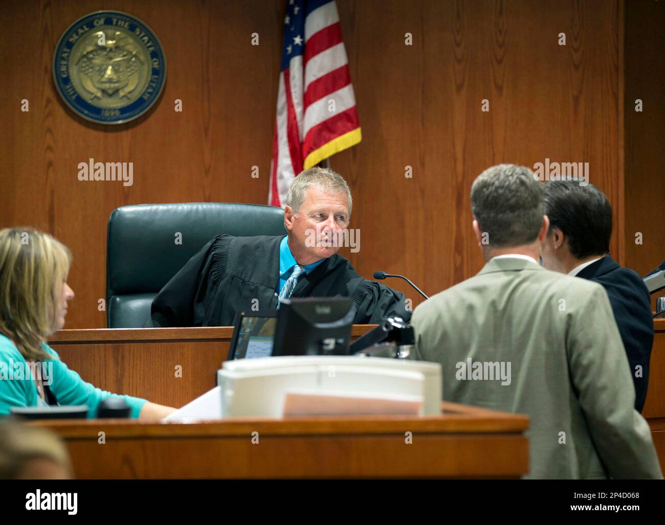 Judge David Hamilton speaks with attorneys about Aza Ray Vidinhar's ...